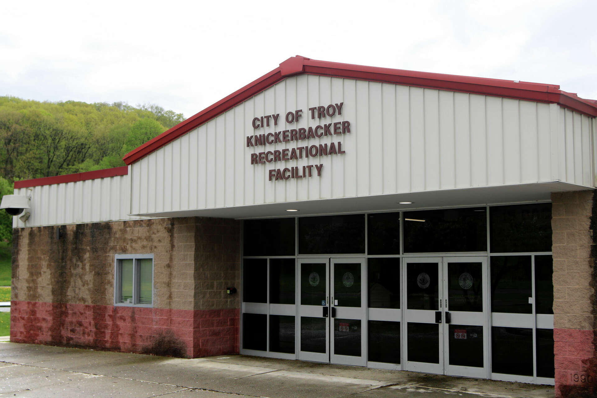 Troy's Knickerbacker pool now to open in 2026