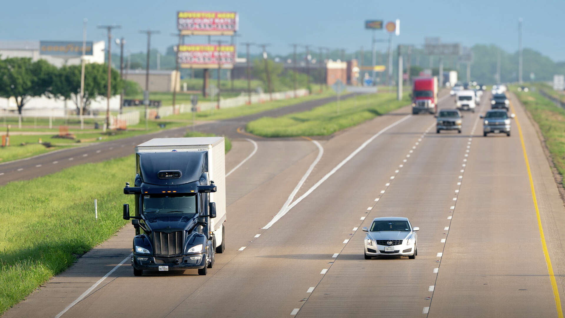 Self-driving commercial trucks hit Interstate 45