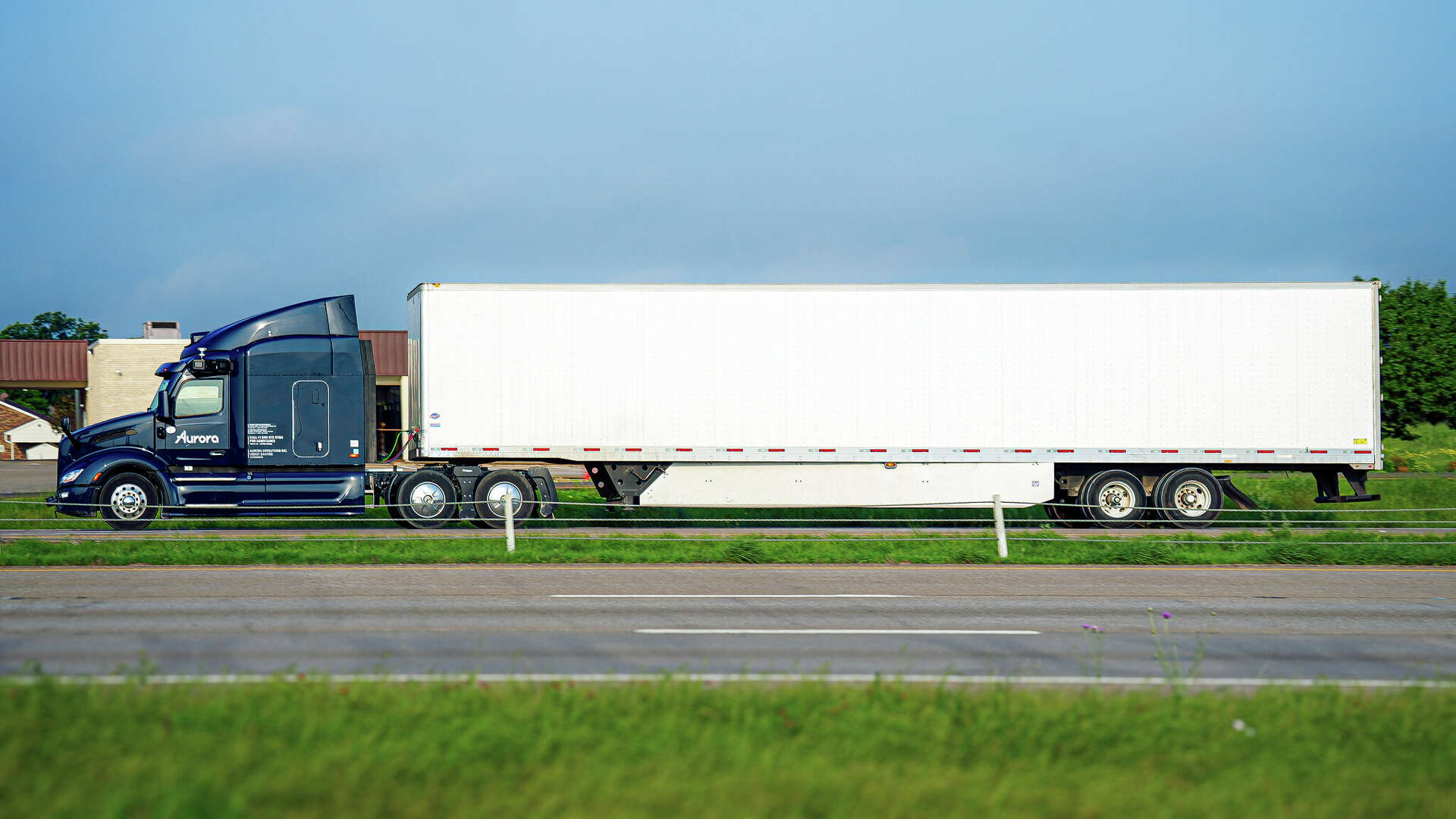 Self-driving commercial trucks hit Interstate 45