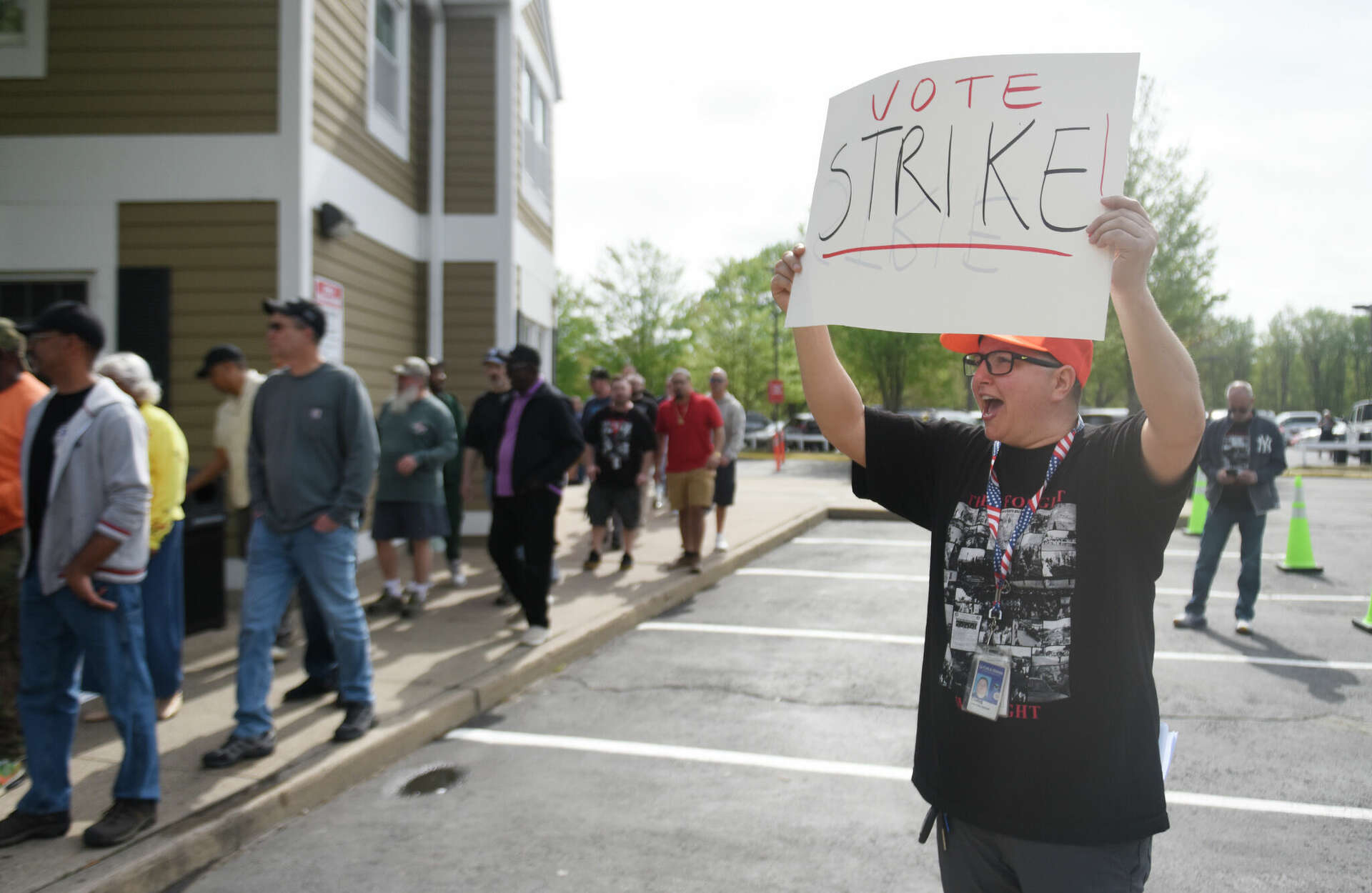 Pratt & Whitney strike begins at midnight after CT machinist vote