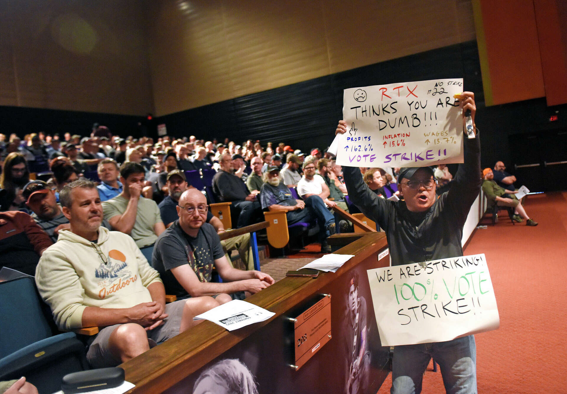 Pratt & Whitney strike begins at midnight after CT machinist vote