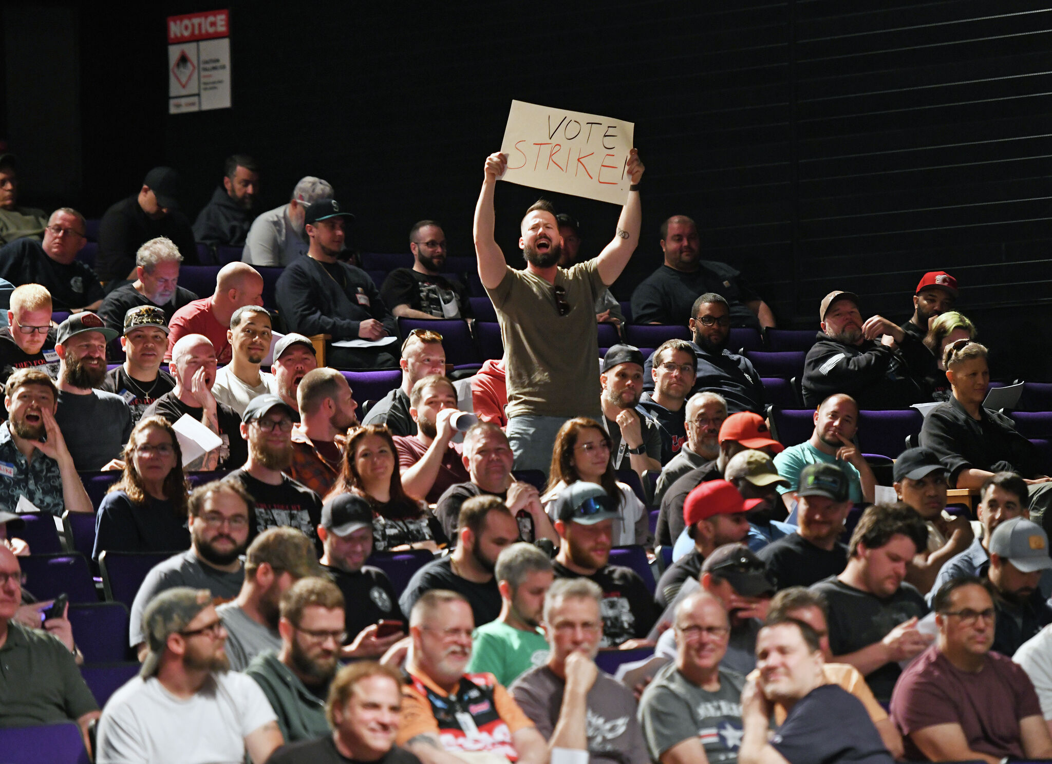 Pratt & Whitney strike begins at midnight after CT machinist vote