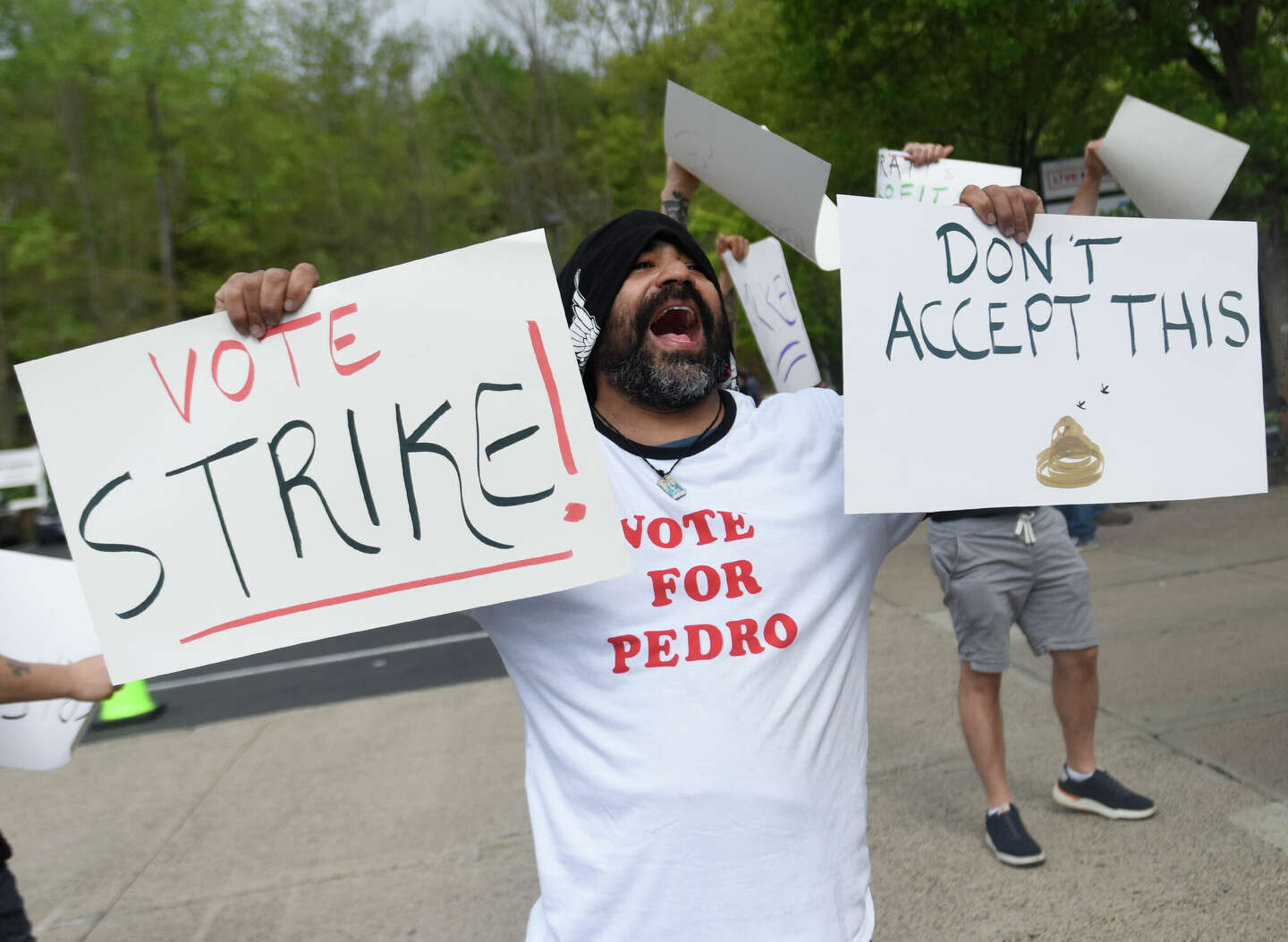 Pratt & Whitney strike begins at midnight after CT machinist vote