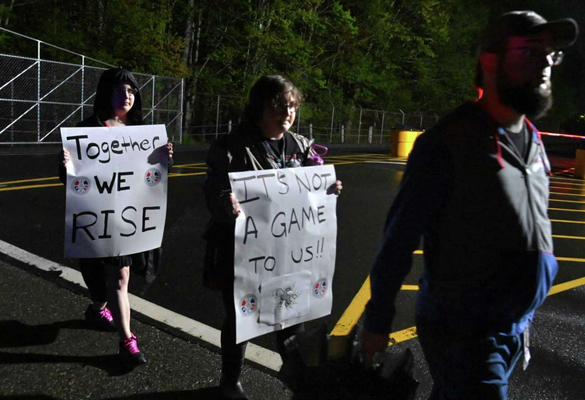 Pratt & Whitney strike underway as machinists walk picket lines in CT