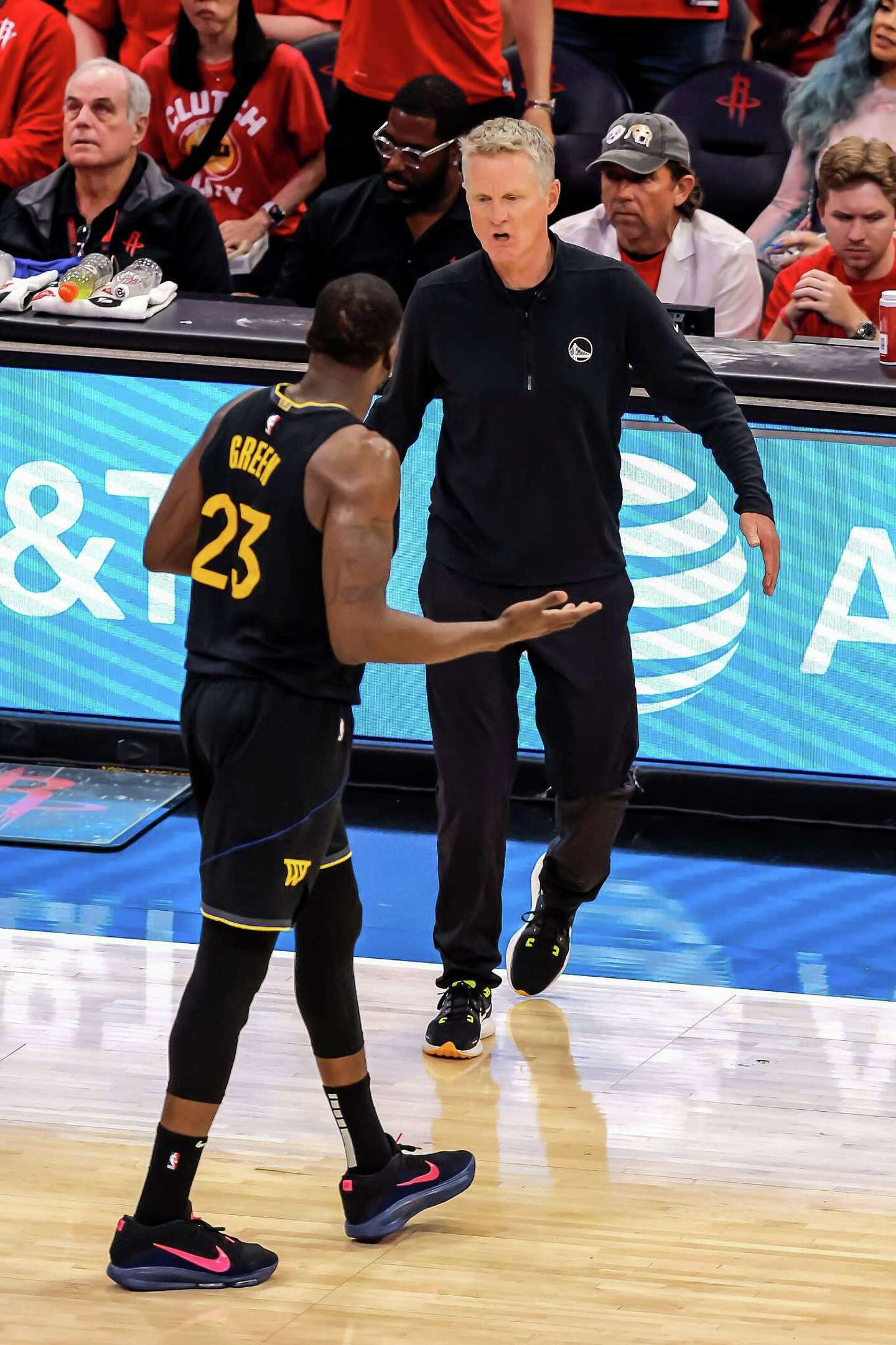 Warriors win after Steve Kerr makes the big calls to beat the Rockets