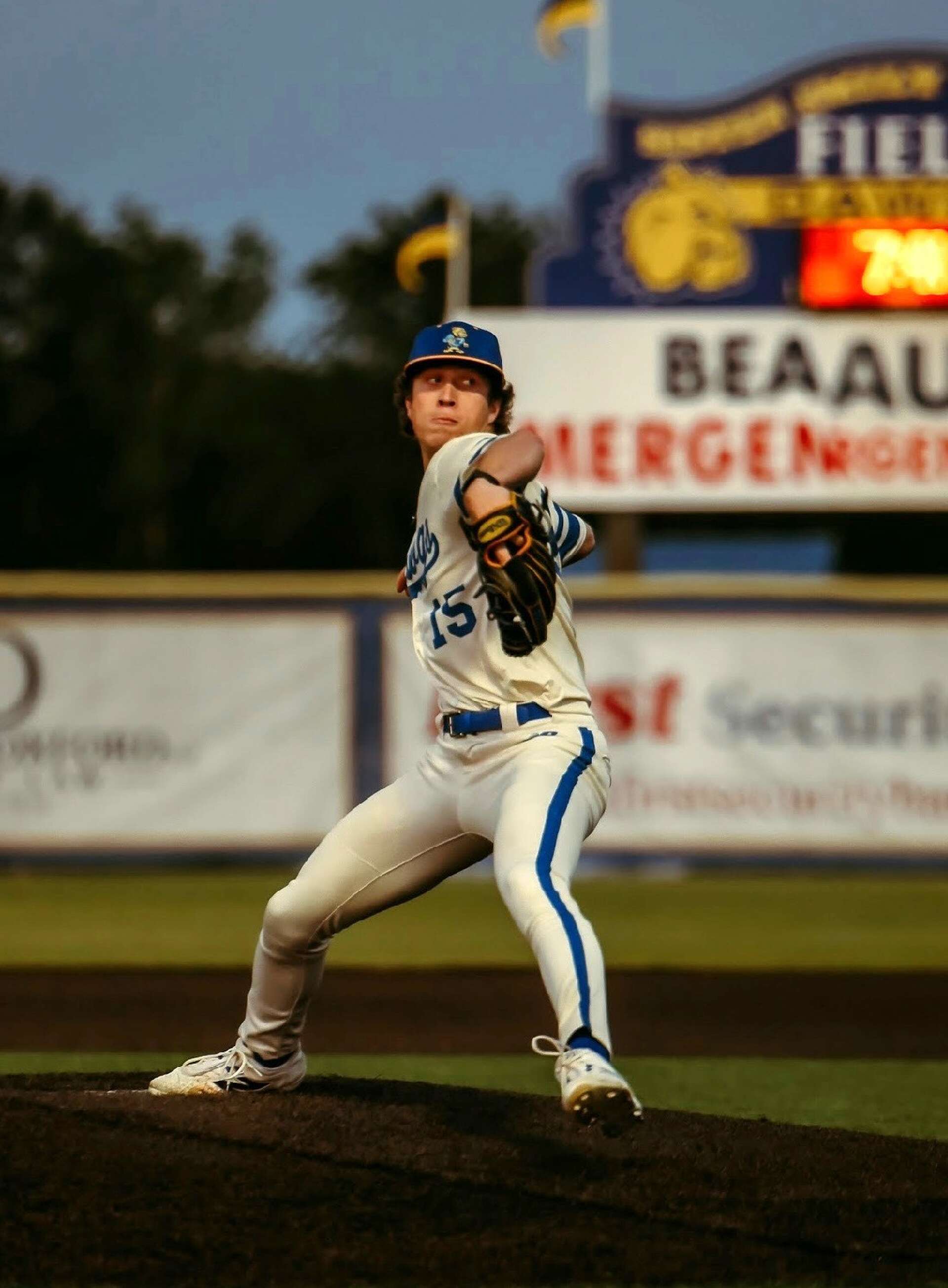 Kelly Catholic's Quintin Oxford returns to Bulldogs for playoff run
