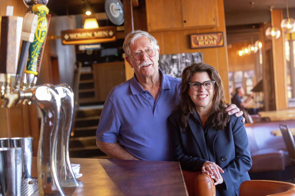 Cioppino and career waiters have carried SF restaurant for 60 years