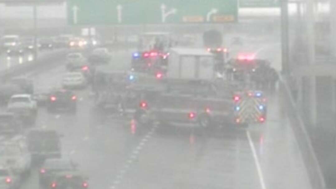 Lanes reopen after tractor-trailer crash on I-95 in Bridgeport: DOT