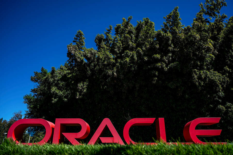 Is Oracle still moving its HQ from Austin to Nashville?