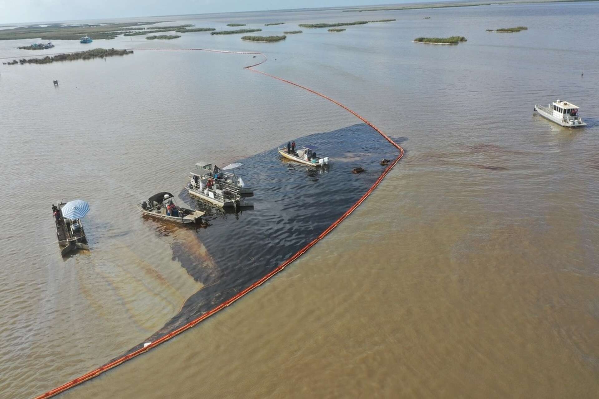 Coast Guard: Gulf oil spill 90 miles from New Orleans now contained