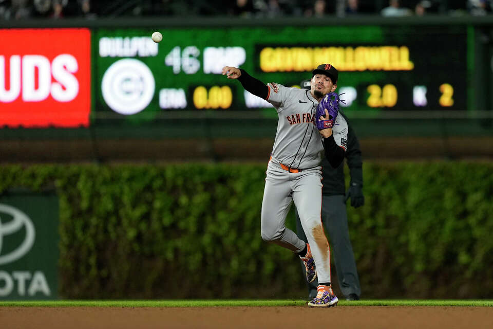 How is Giants’ shortstop Willy Adames handling his defensive slump?
