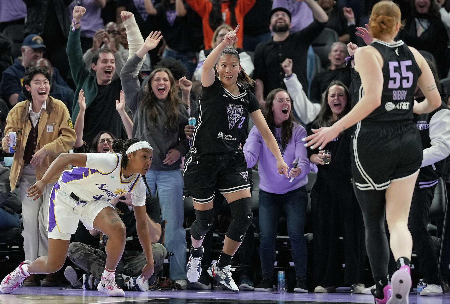 UConn's Kaitlyn Chen appears in first WNBA preseason game