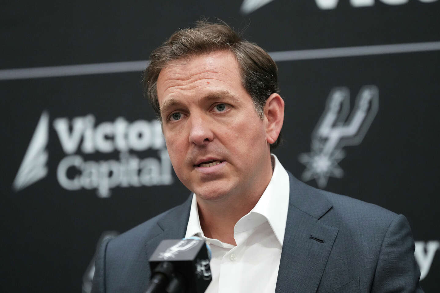 Spurs’ Peter J. Holt makes rare remarks about new arena plans