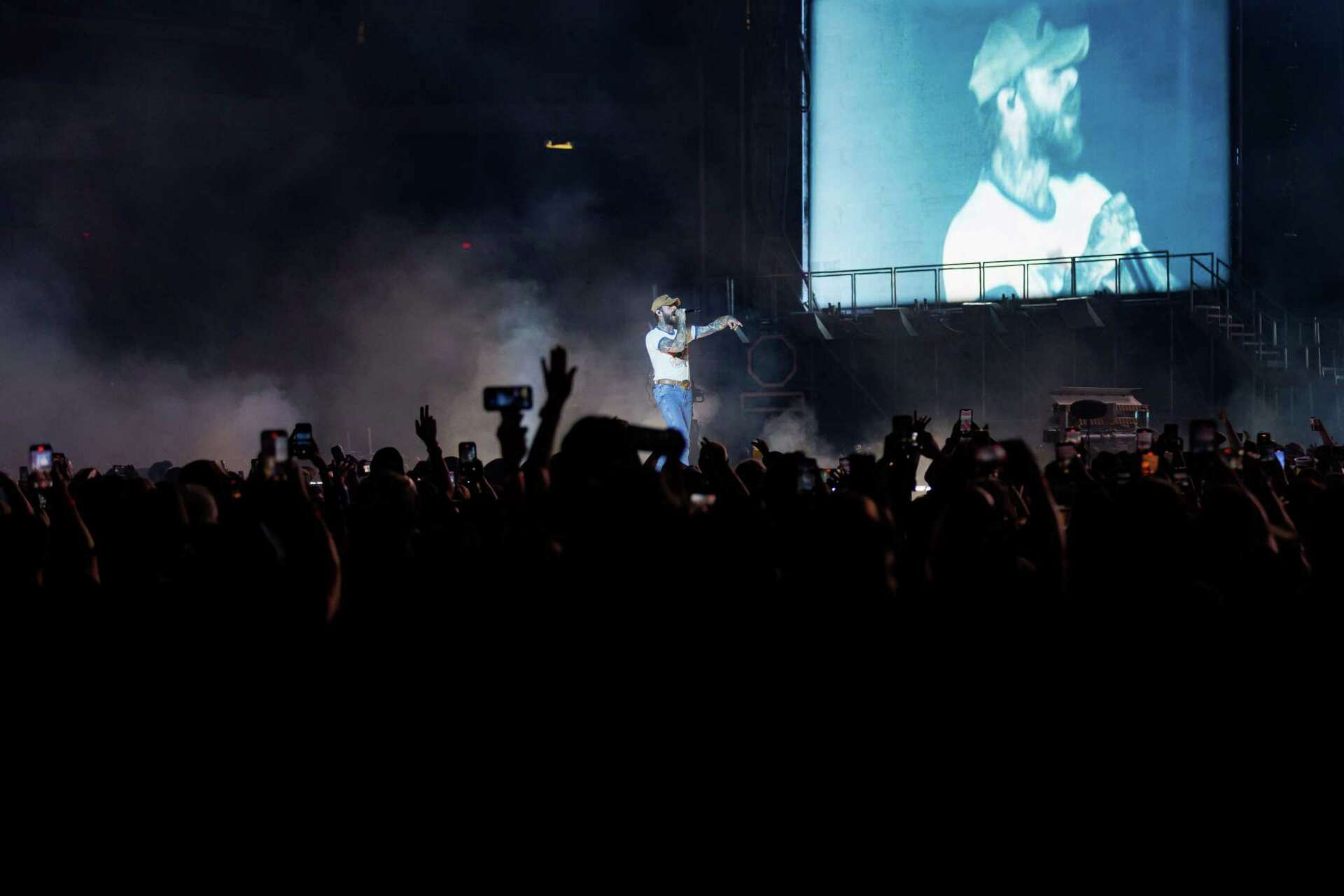 Post Malone electrifies San Antonio with country, rap hits