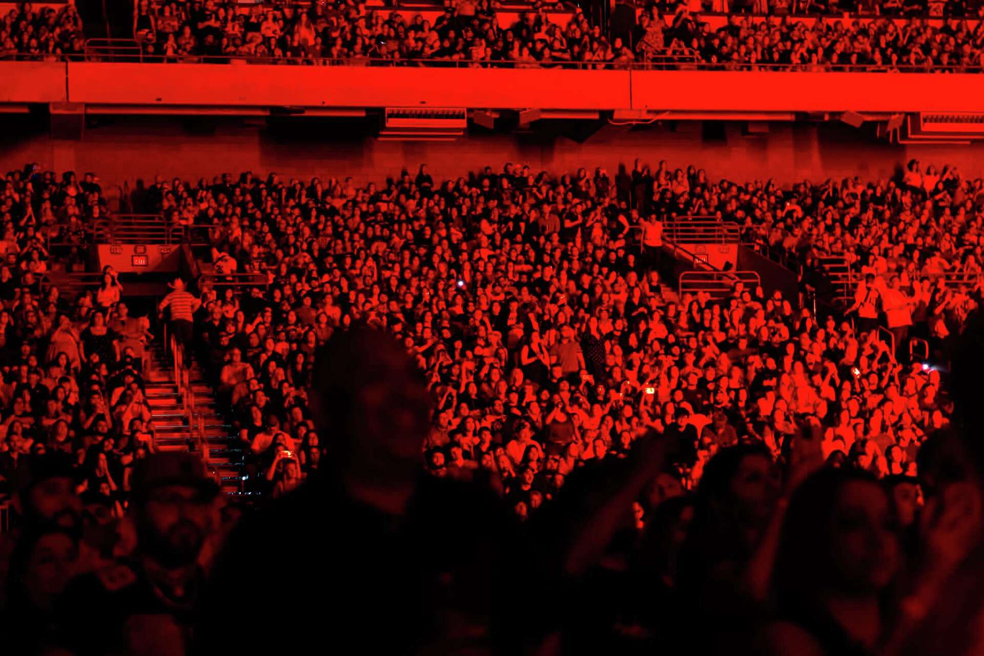 Post Malone electrifies San Antonio with country, rap hits