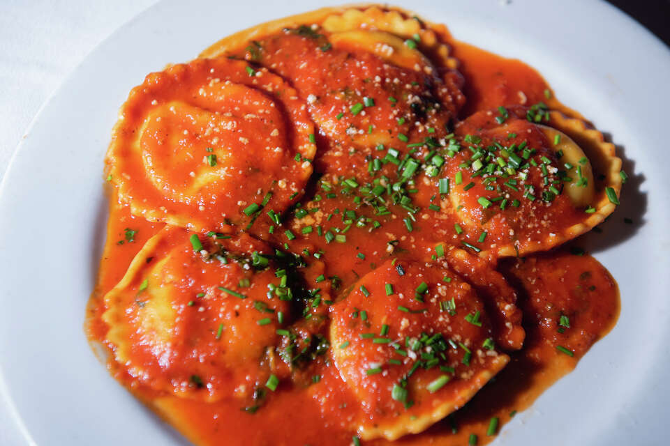 At Vegas' old Italian mob hang, even feds 'minded their own business'