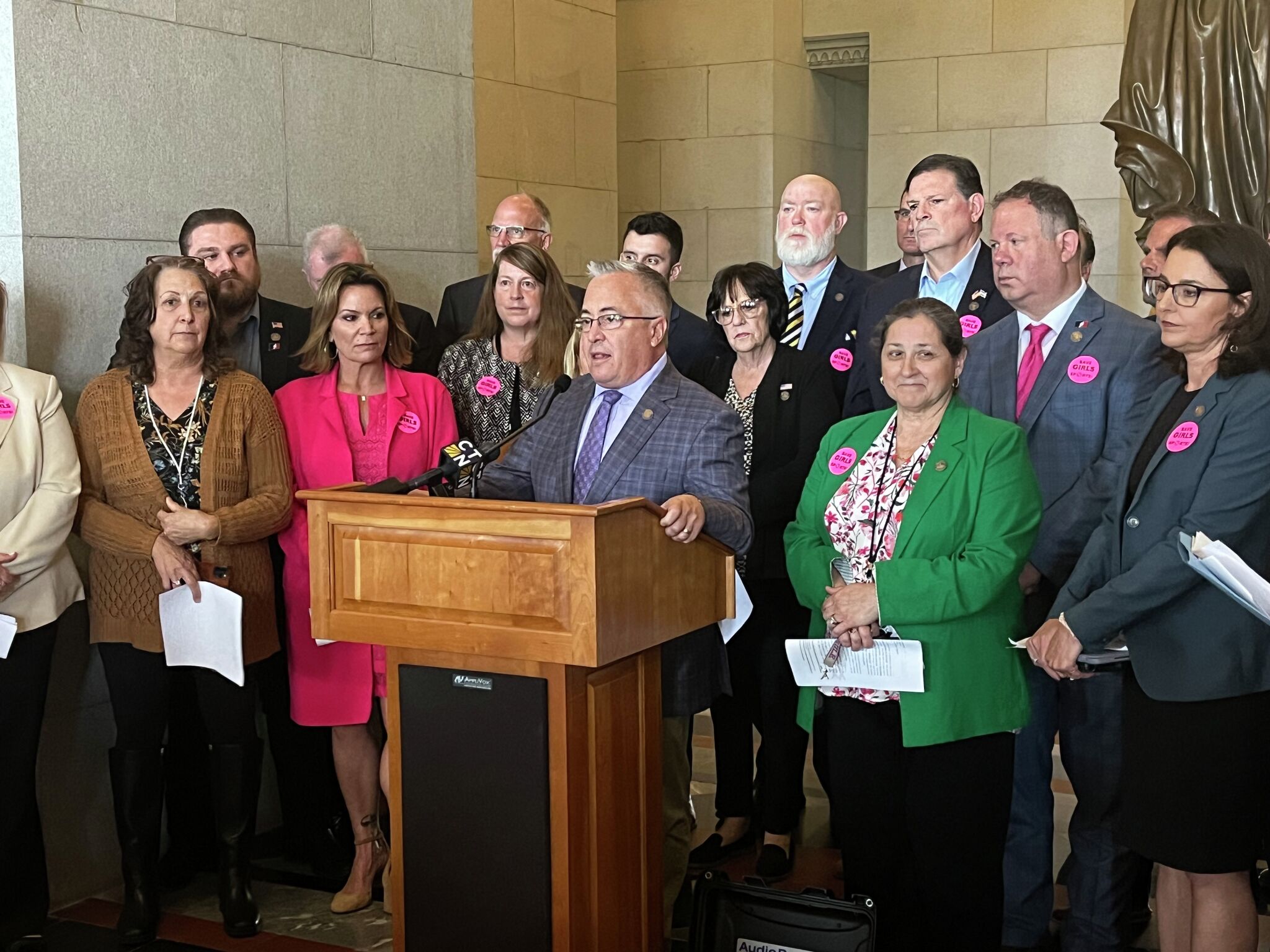 A dozen years after ‘Hell’s Kitchen,’ celeb chef Van Hurd takes on ...