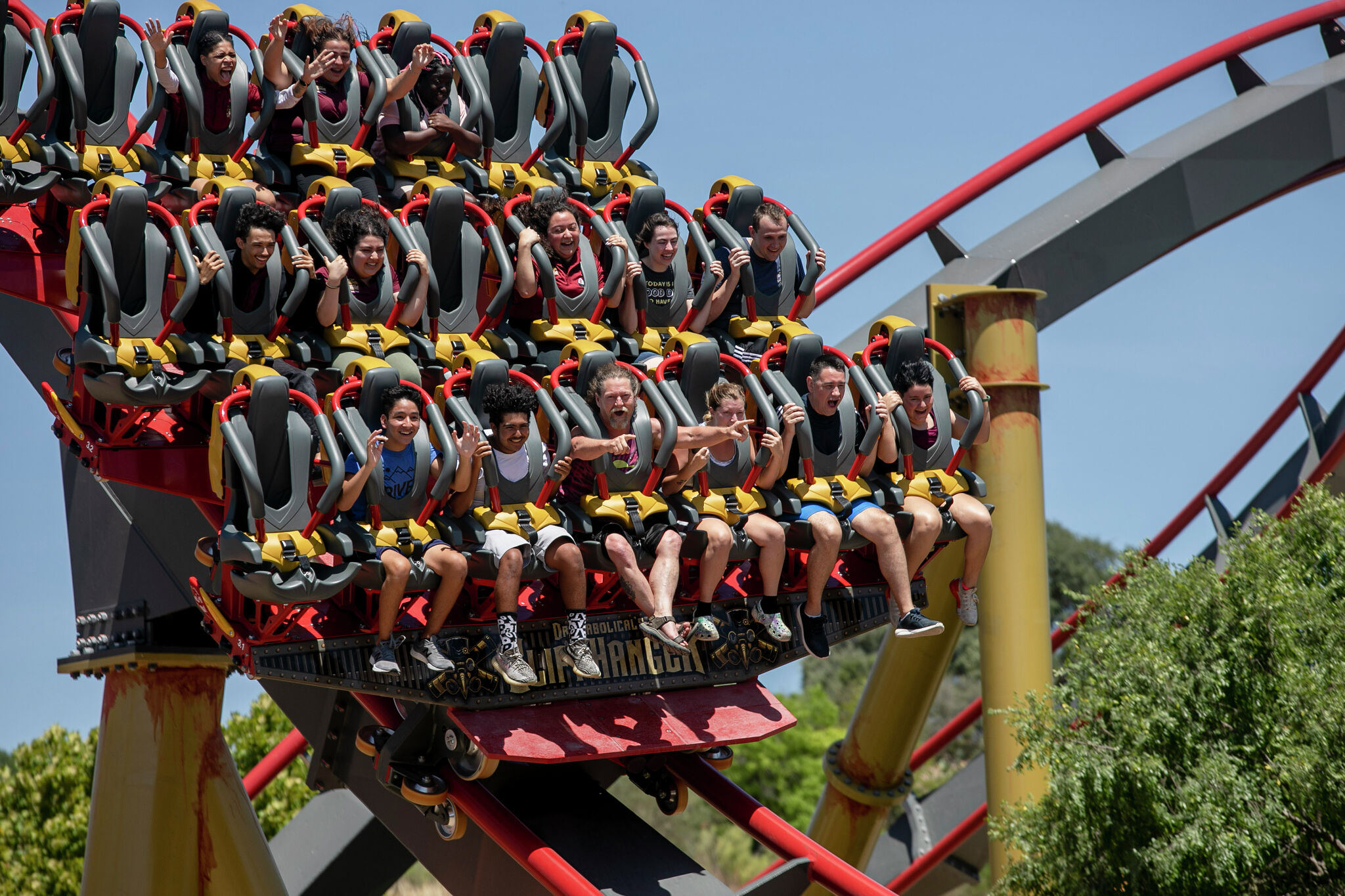 Six Flags to close 2 theme parks at end of 2025. Are either in Texas?