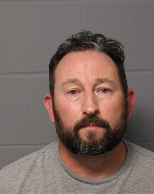 Wallingford man peeped into North Haven apartment window: Police