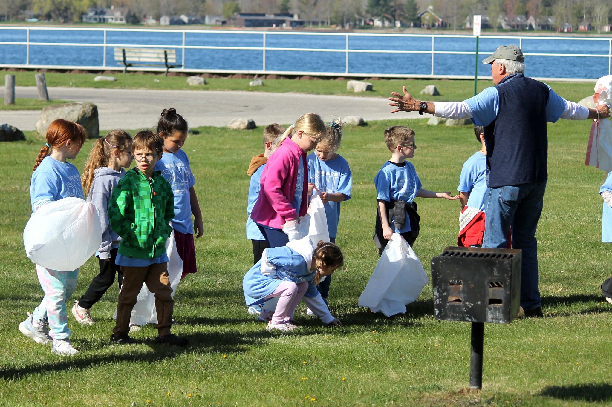 Onekama school holds volunteer day, honors former board member