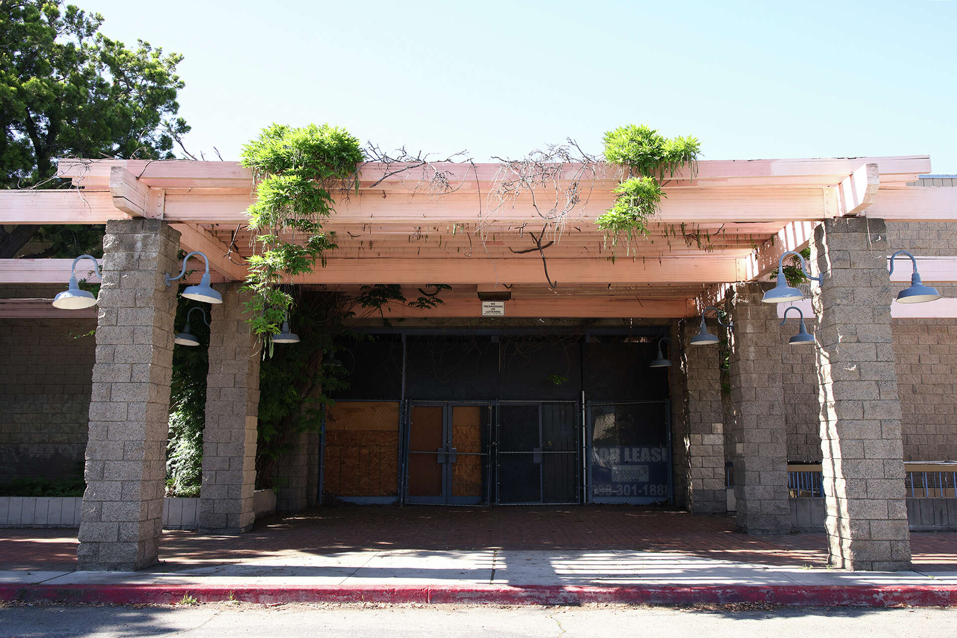 'An eyesore': California city can't shake its abandoned mall