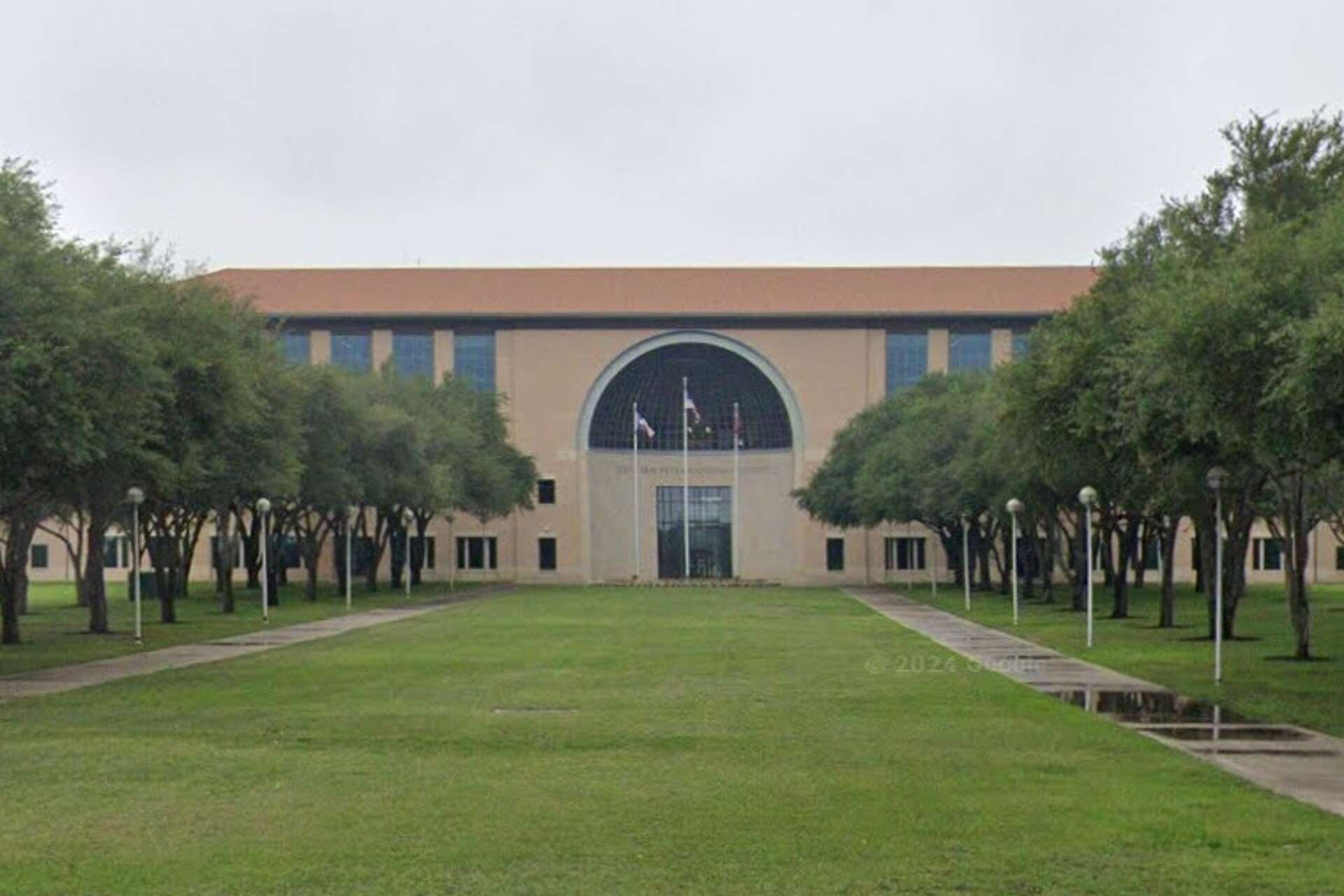 Pair arrested at TAMIU library for public lewdness