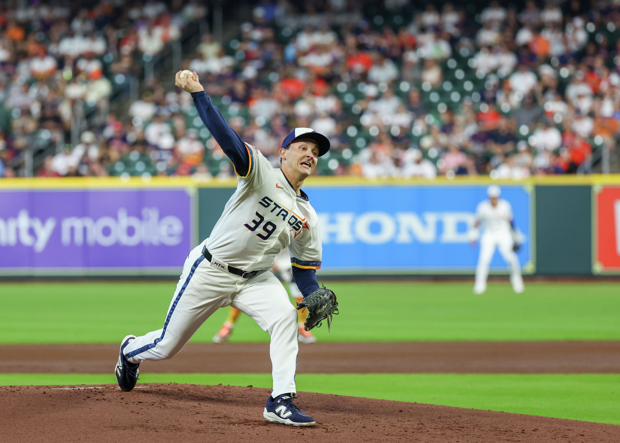 The Astros injury woes continue as marquee pitcher hits IL