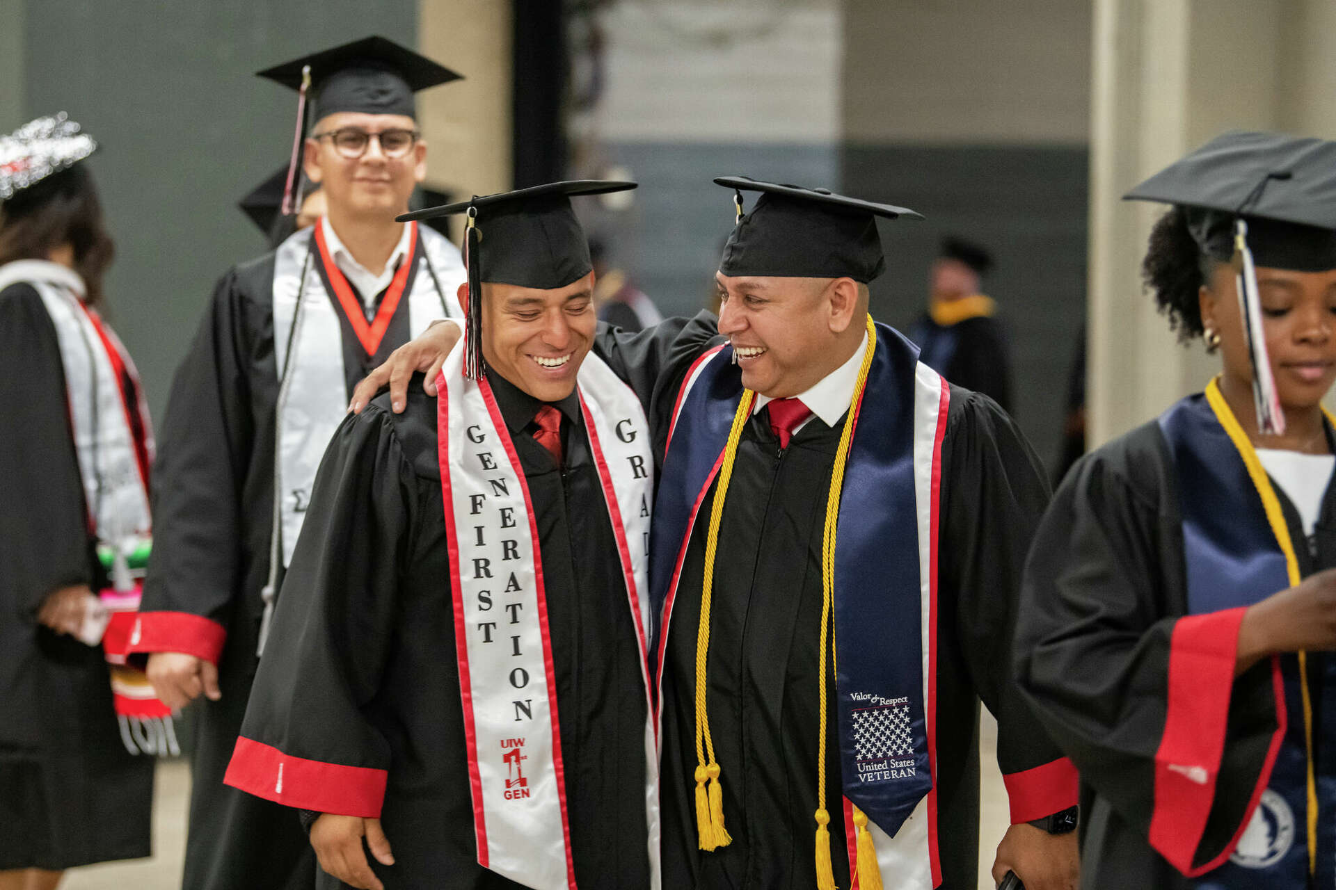 Trio of San Antonio family members graduate together from UIW