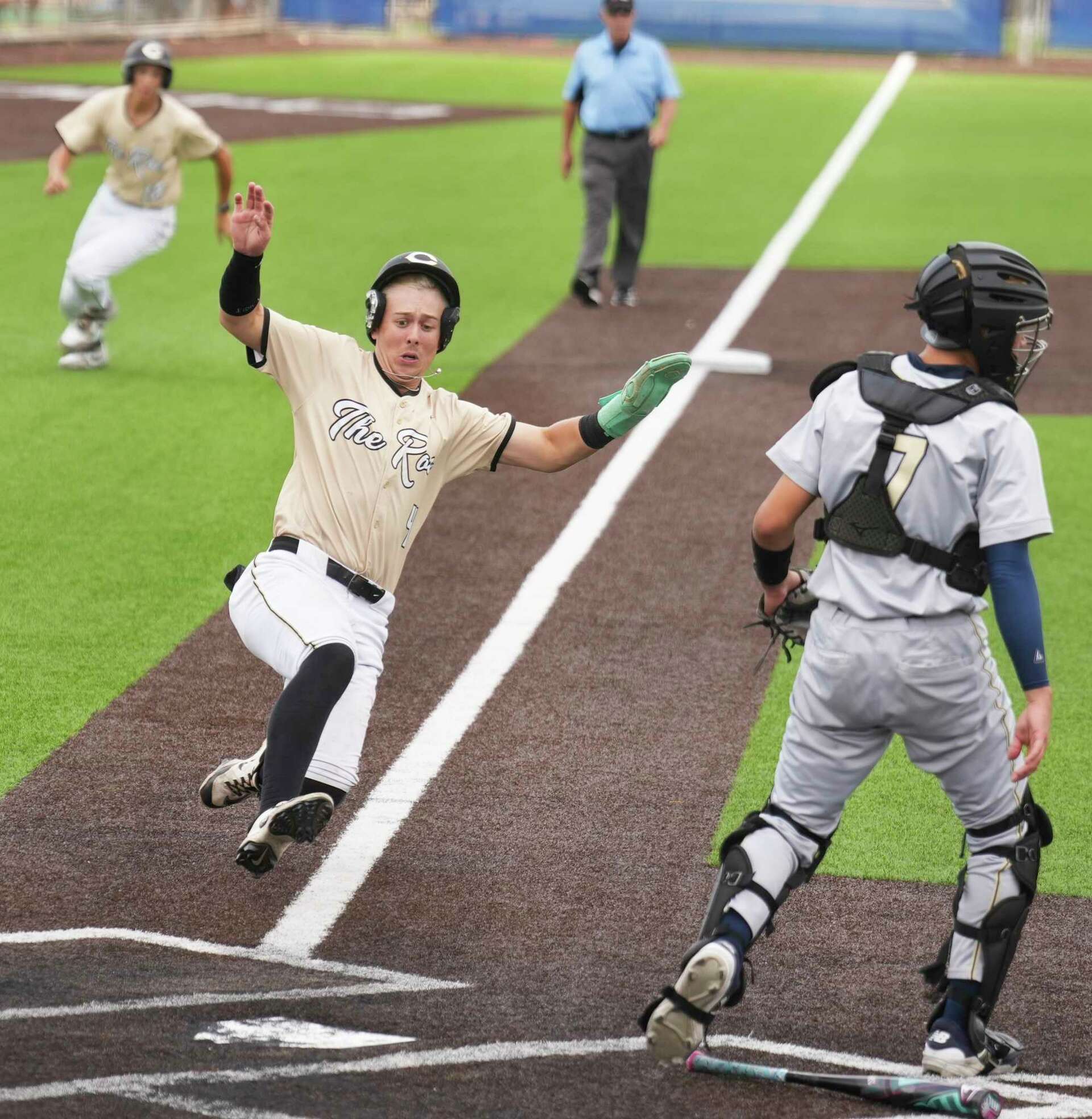 Conroe beats Klein Collins in Class 6A baseball playoffs