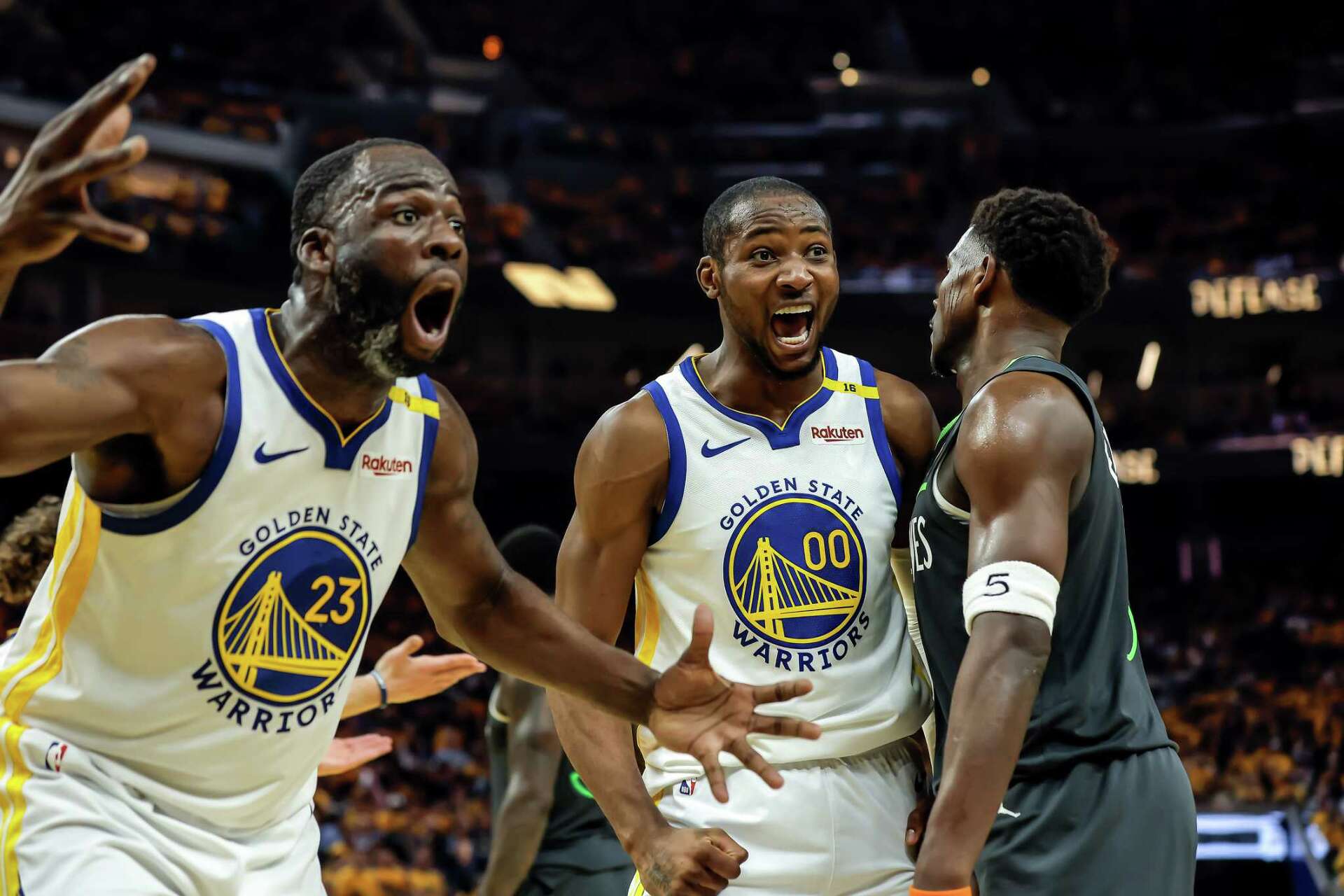 Warriors' defense falters late in Game 3 as Timberwolves take 2-1 lead