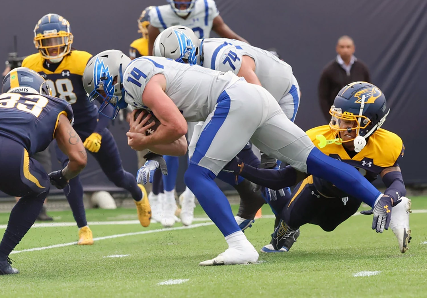 St. Louis Battlehawks defeat Memphis Showboats, tie for XFL lead