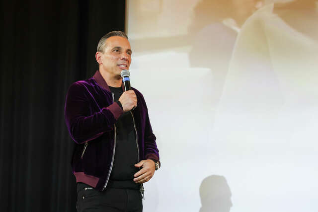 Sebastian Maniscalco to bring back-to-back comedy shows to Mohegan Sun