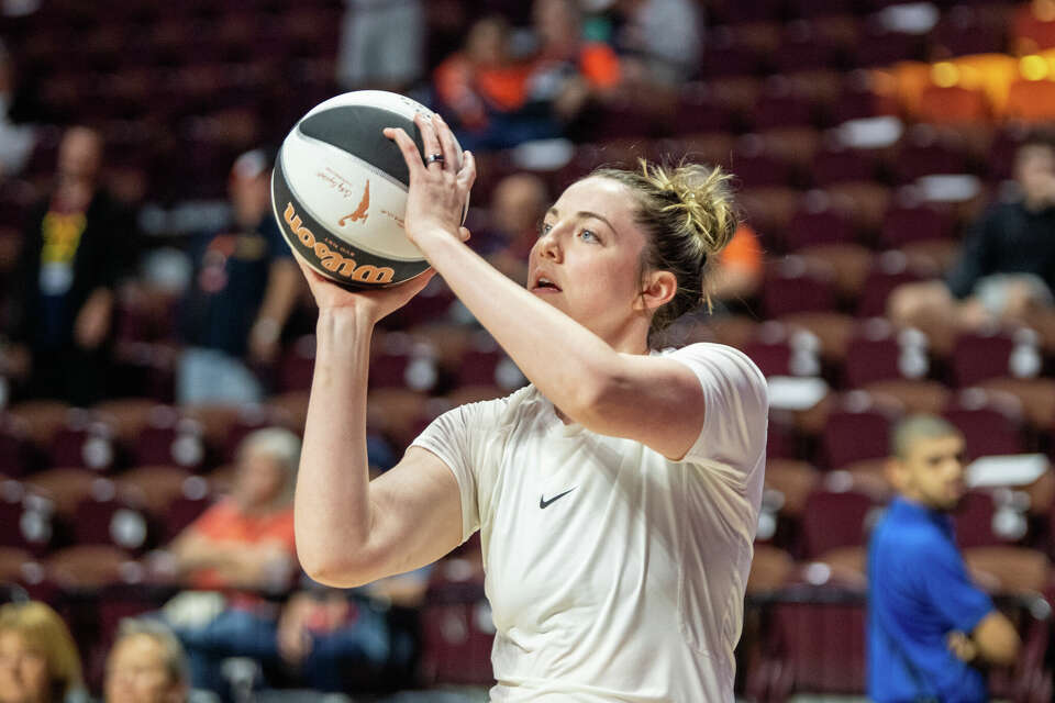 How ex-UConn star Katie Lou Samuelson is handling ACL injury