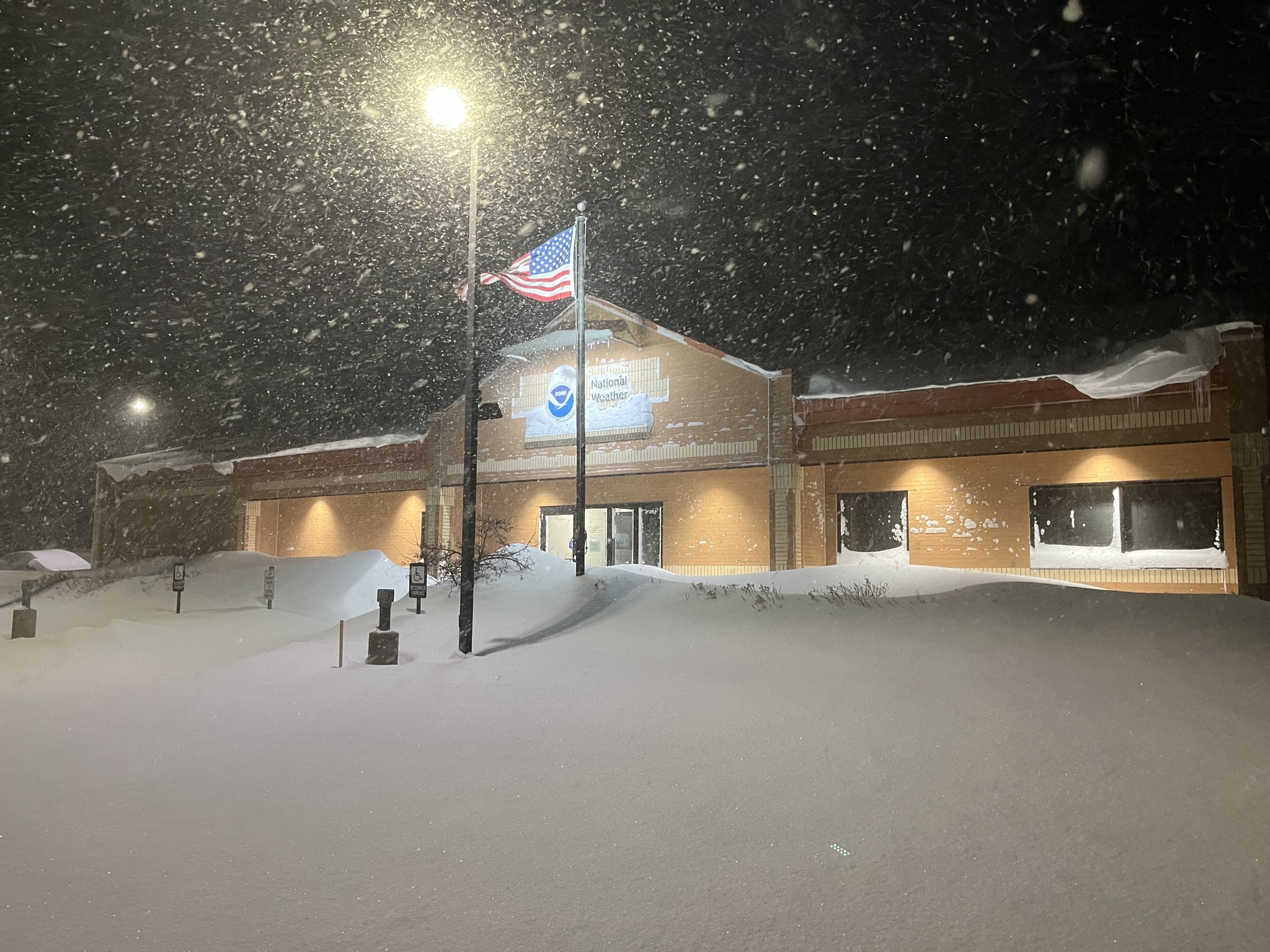 Midlanders visit Gerald T. and Charlotte B. Maxson Ephemera Collection