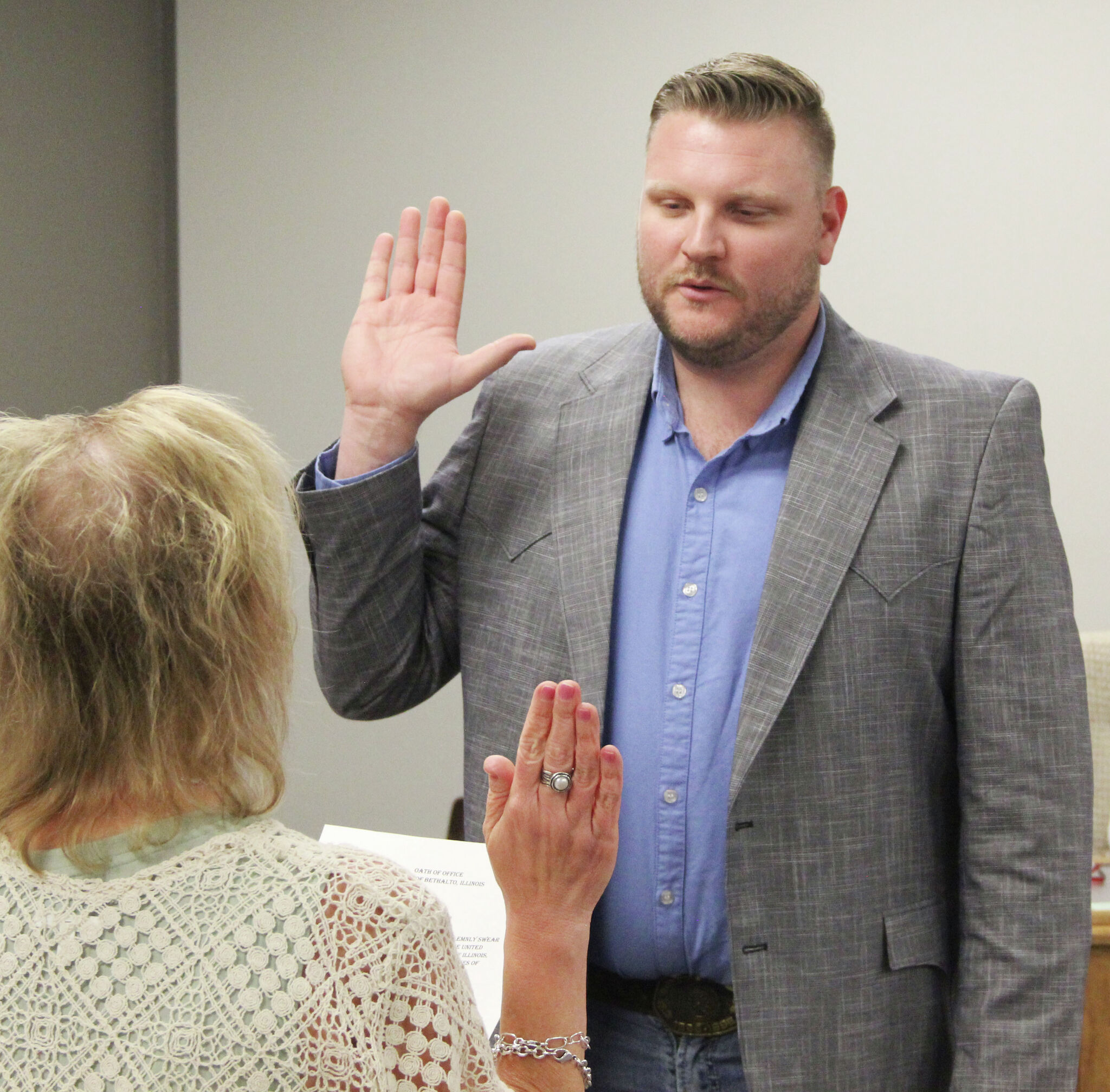 Bethalto swears in new trustee and reappoints village officials