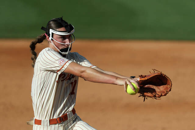 Texas baseball has special pair in Dylan Volantis, Jonah Williams