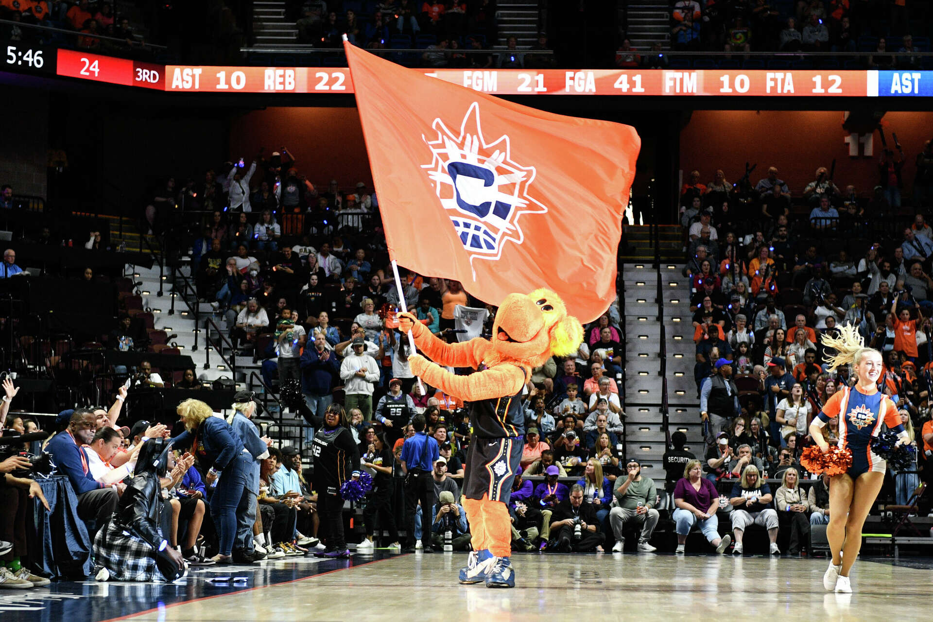 Connecticut officials hope to keep WNBA's Sun in state