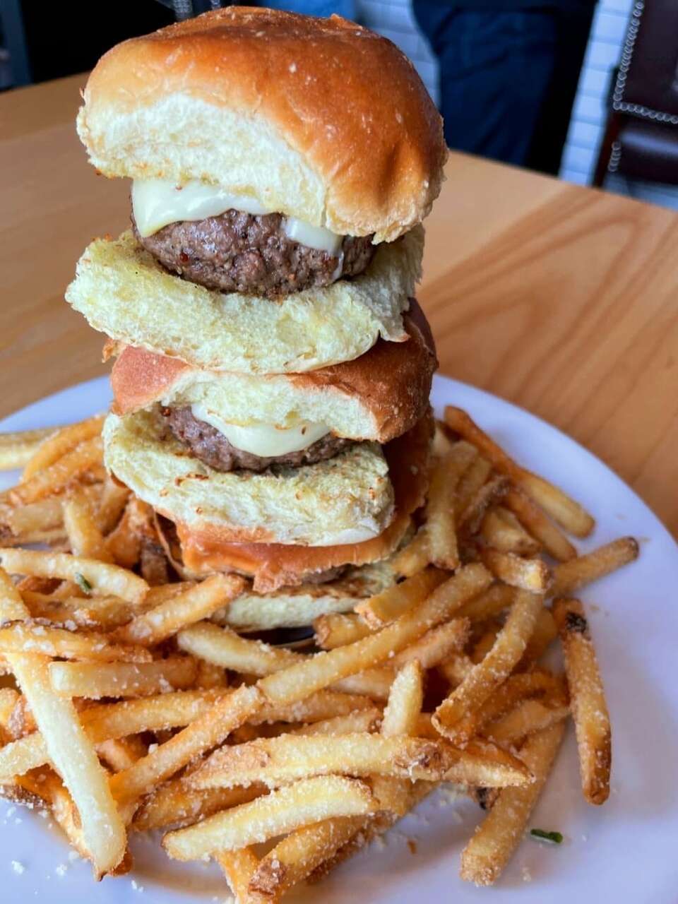 Plan b burger restaurant closing one of its CT locations