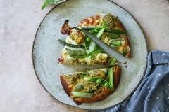 Recipe: Spring Naan Pizza with Hariyali Paneer