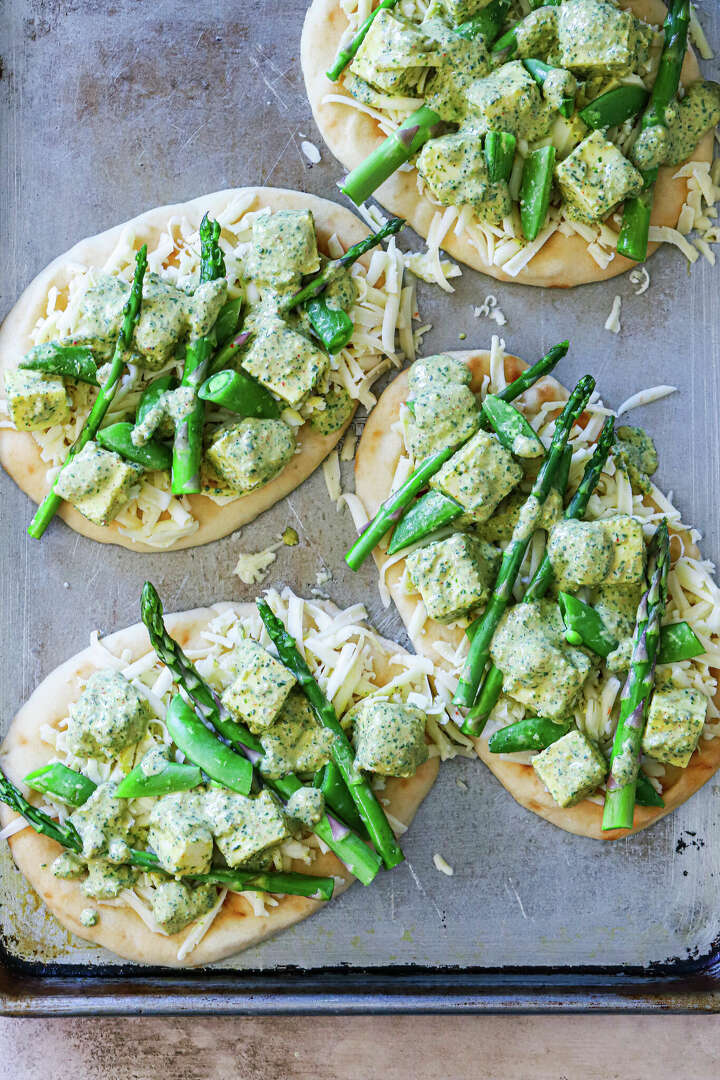 Recipe: Spring Naan Pizza with Hariyali Paneer