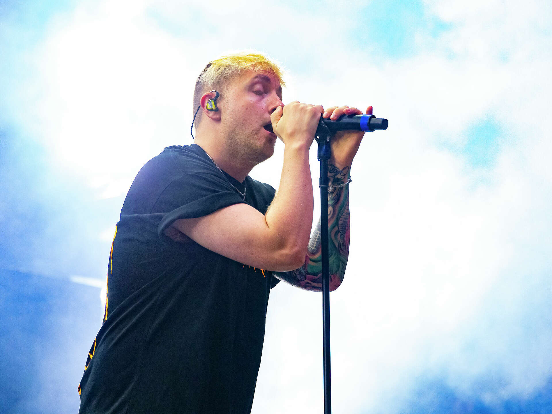 Grammy-nominated rock band splits with frontman ahead of Bay Area show