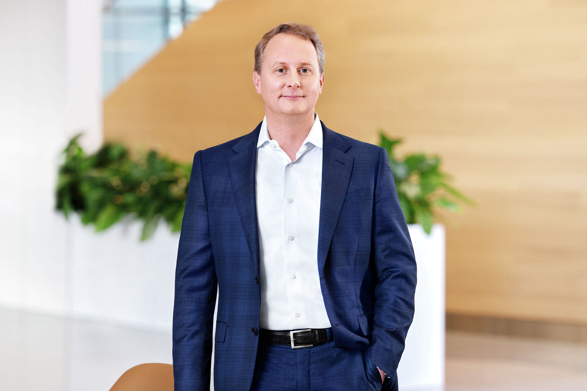 Charter Communications renews CEO's contract with major stock options