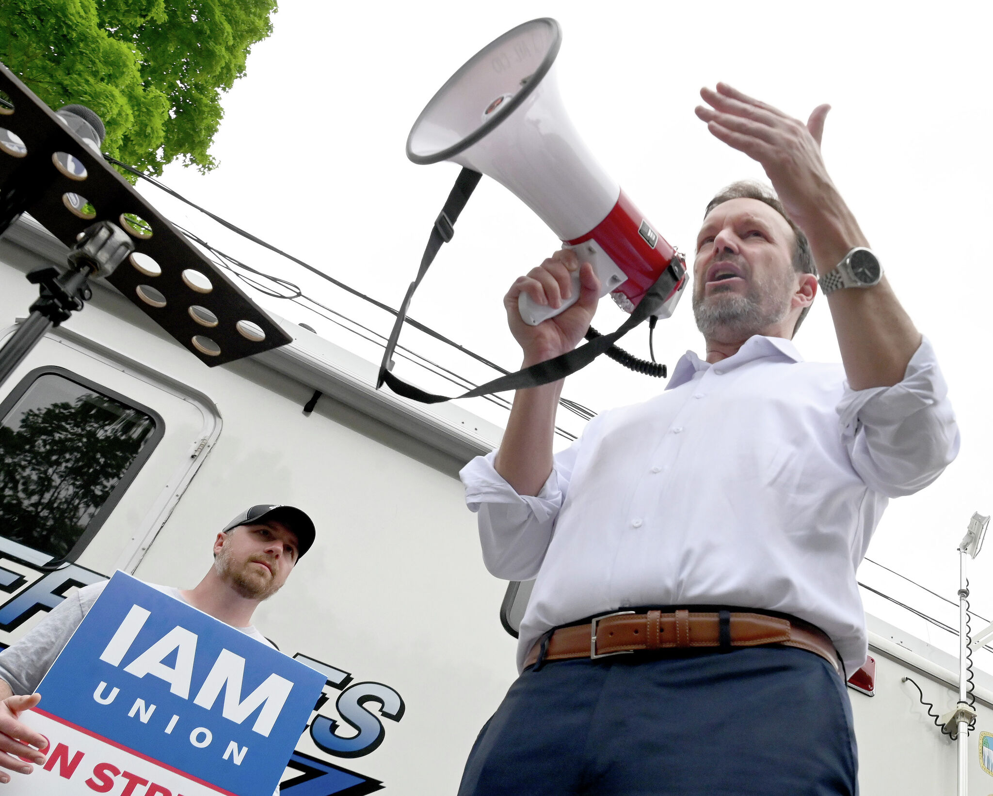 'You are going to win,' Murphy tells CT Pratt & Whitney machinists