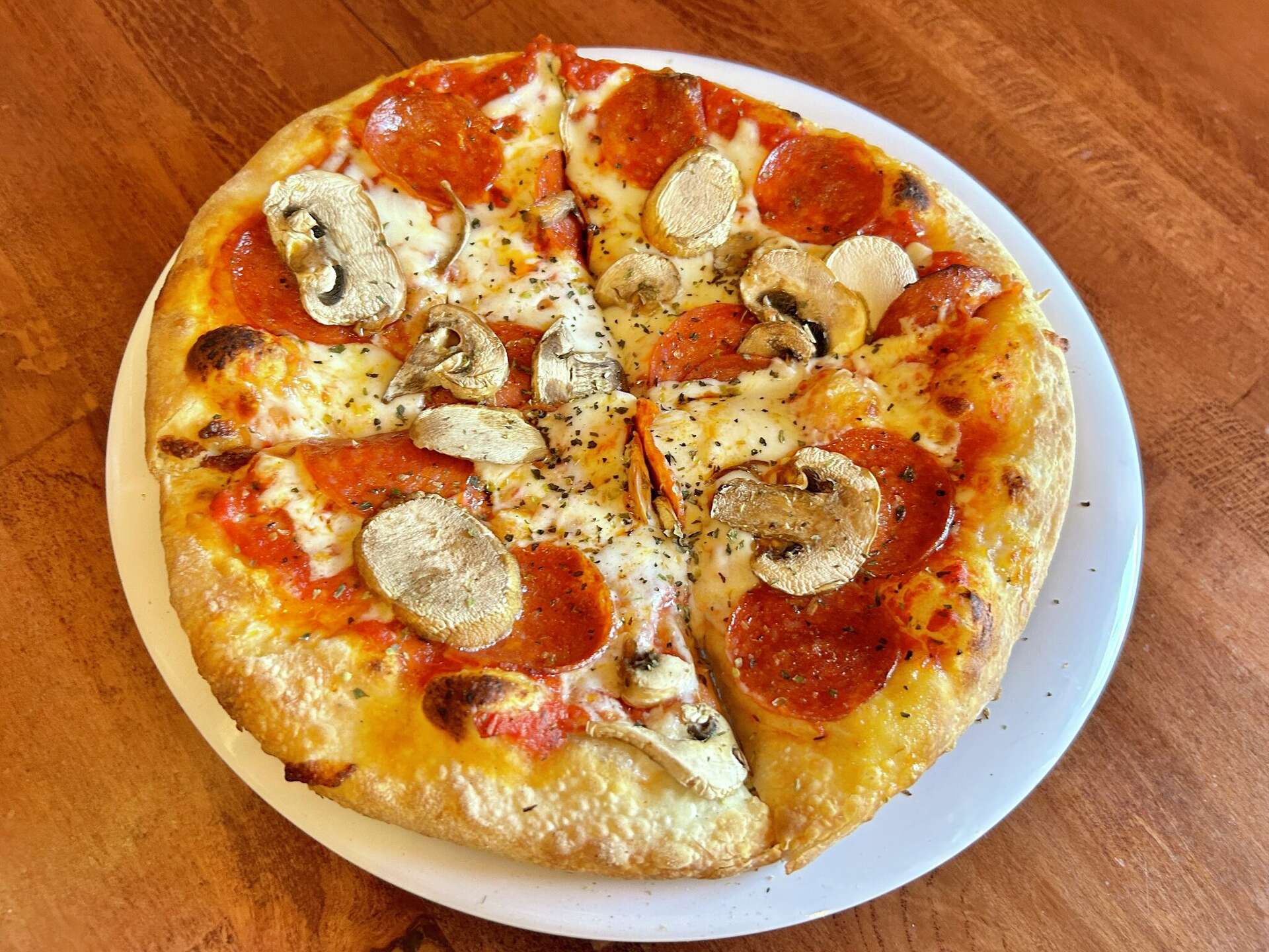 Stone Oak pizzeria offers ridiculously affordable specials