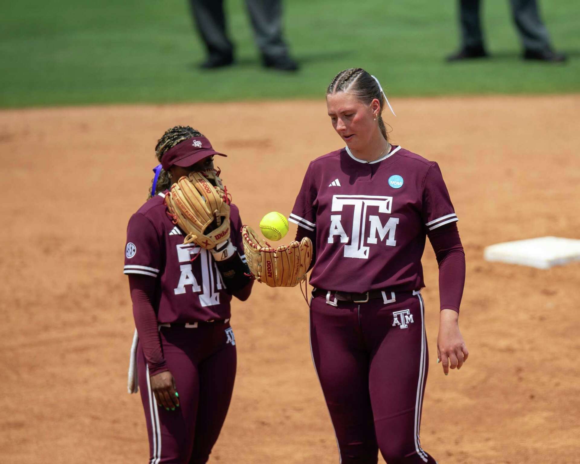 Top-ranked Texas A&M rebounds after being upset by Liberty