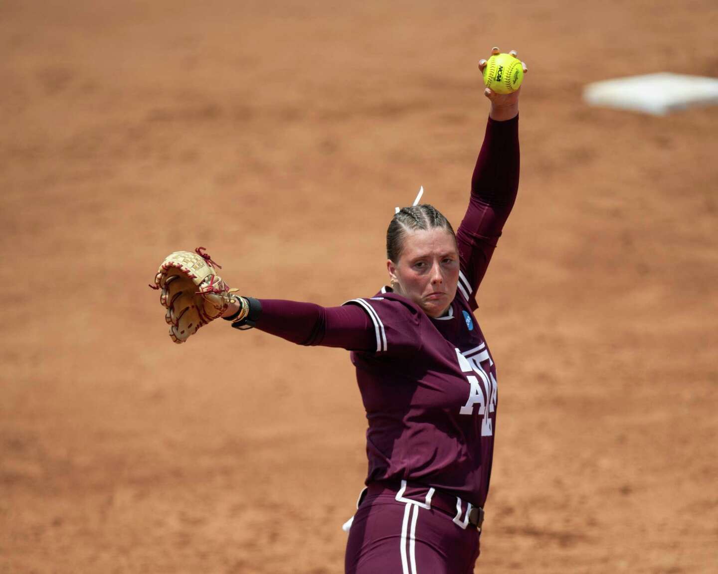Top-ranked Texas A&M rebounds after being upset by Liberty