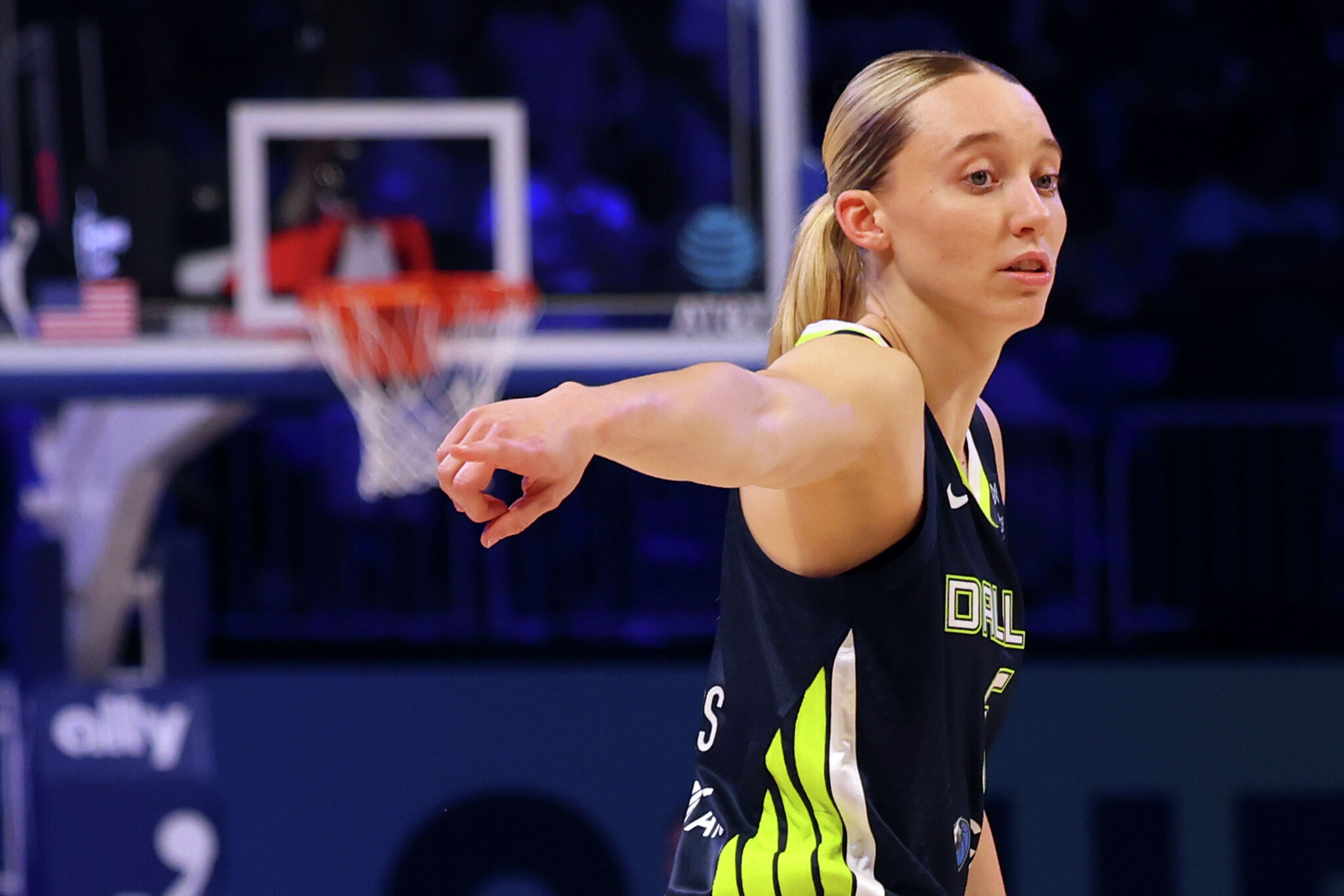 Joey Chestnut sets record in turkey-eating contest in Connecticut