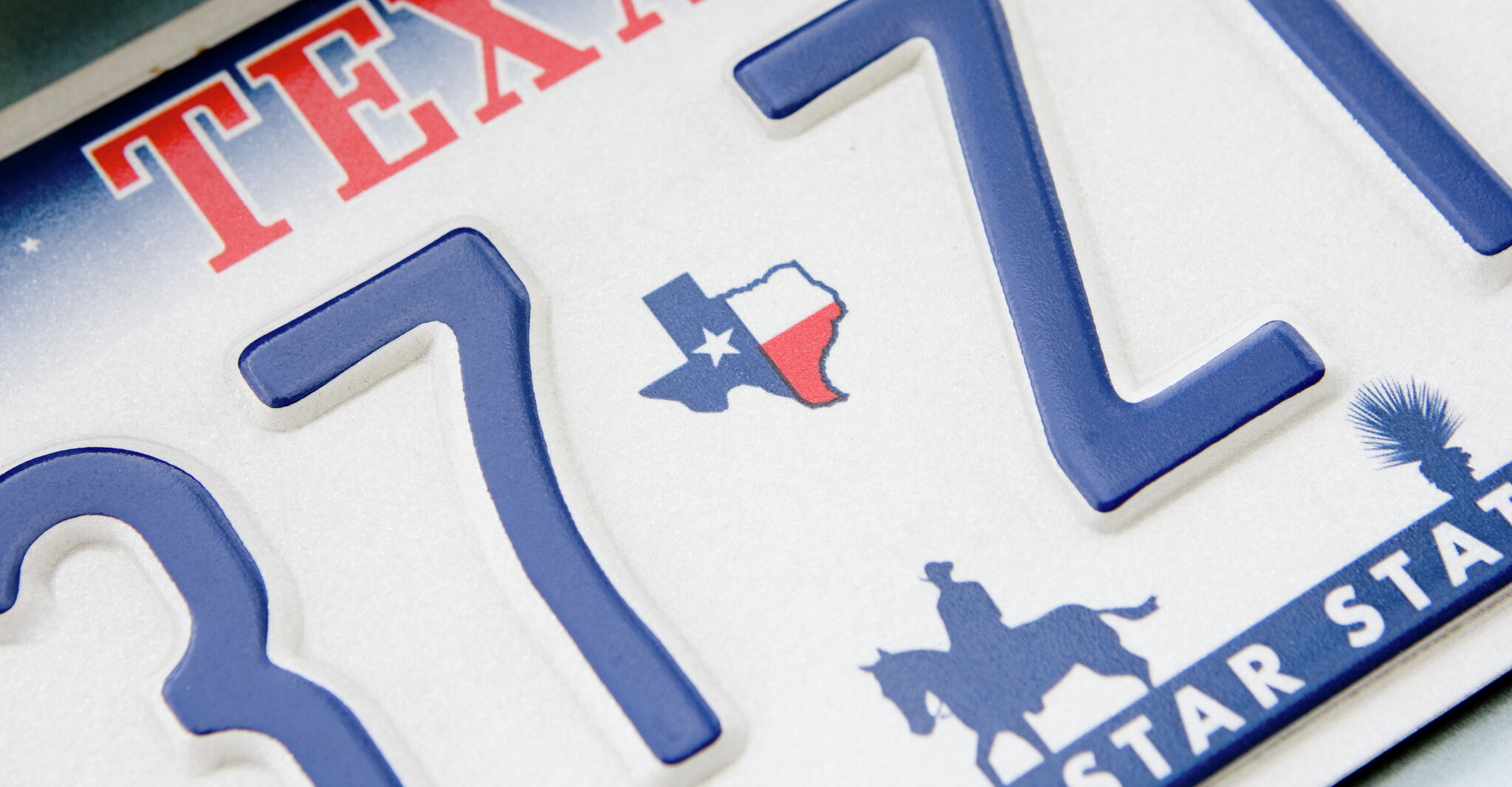 Texas eliminates paper license plates, requires metal plates in 2025