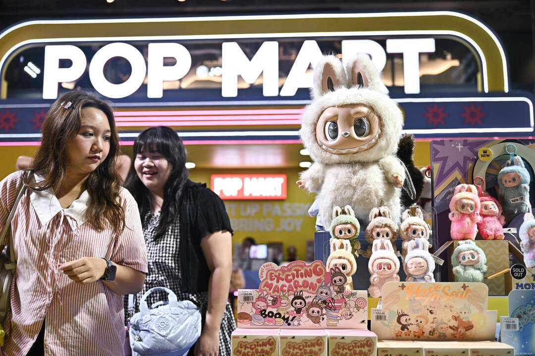 Popular toy brings massive crowds to Baybrook Mall in Houston