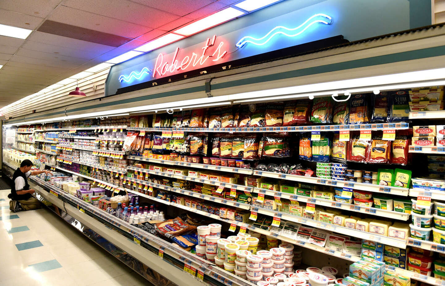 North Madison's Robert's Food Center to close after 40 years